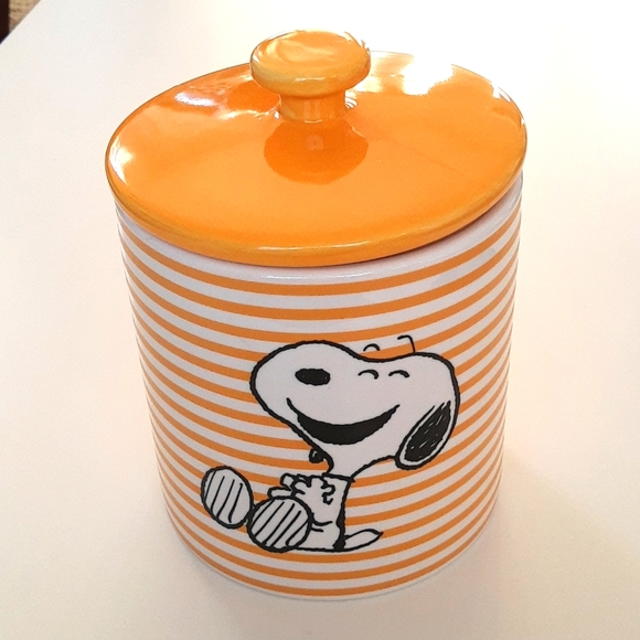 Peanuts | Kitchen | Snoopy Jar | Poshmark